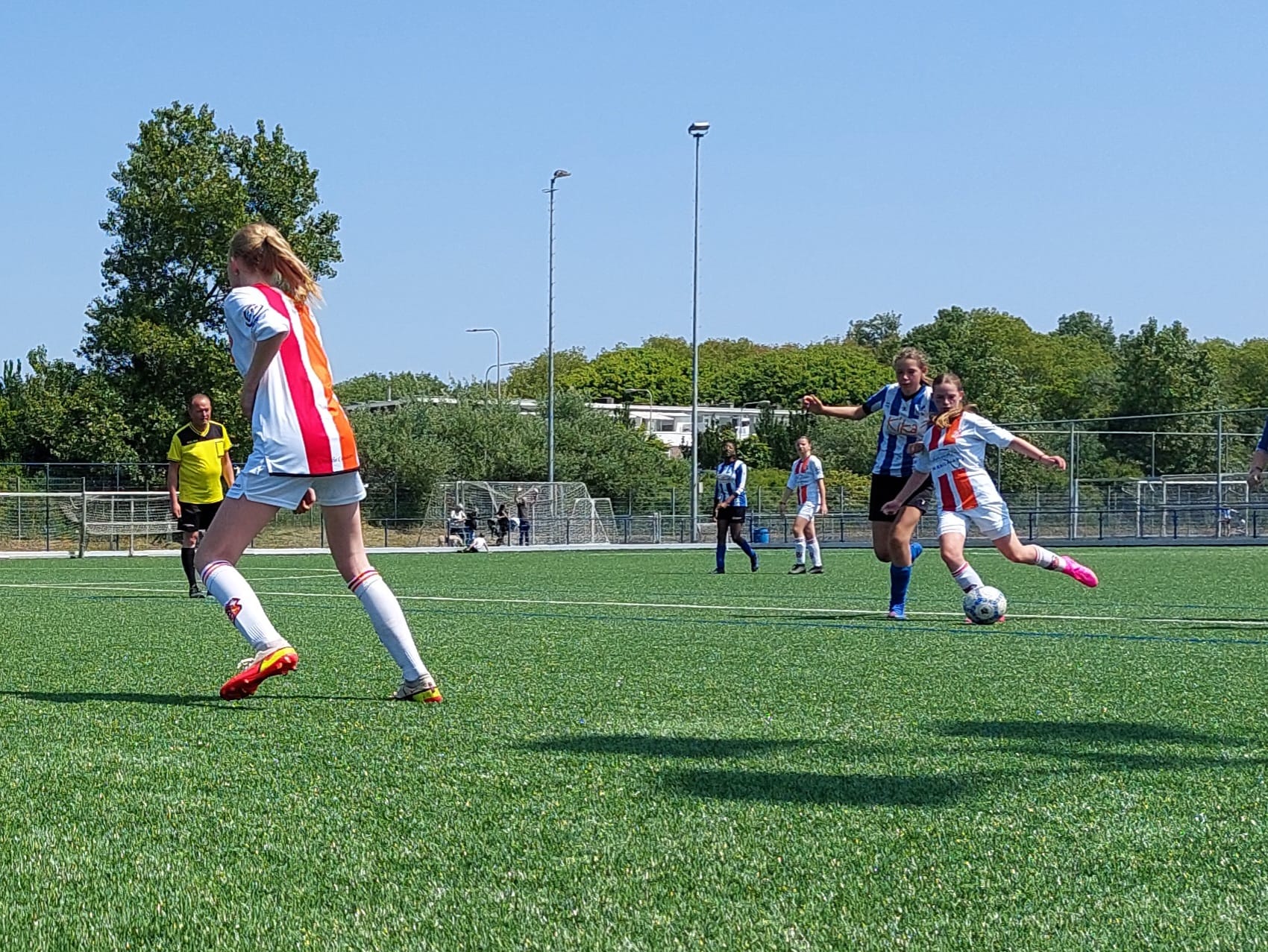 De mo-15 toont zich een waardig kampioen en sluit het seizoen winnend ...